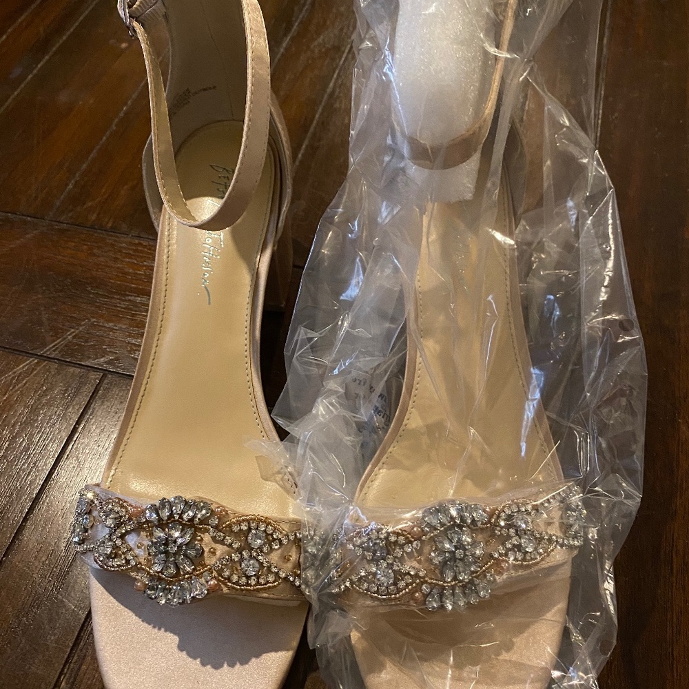 Betsey Johnson Mel Block Heel - Champagne - Gem